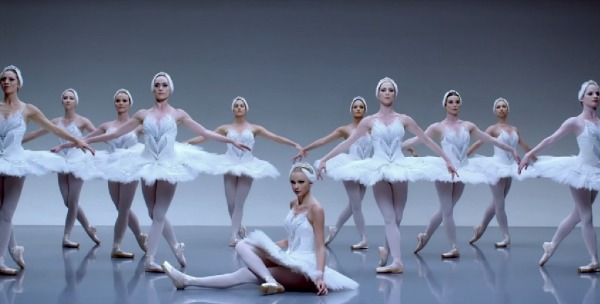 Fashion Inspiration: Taylor Swift's Fashion Inspiration: Taylor Swift's