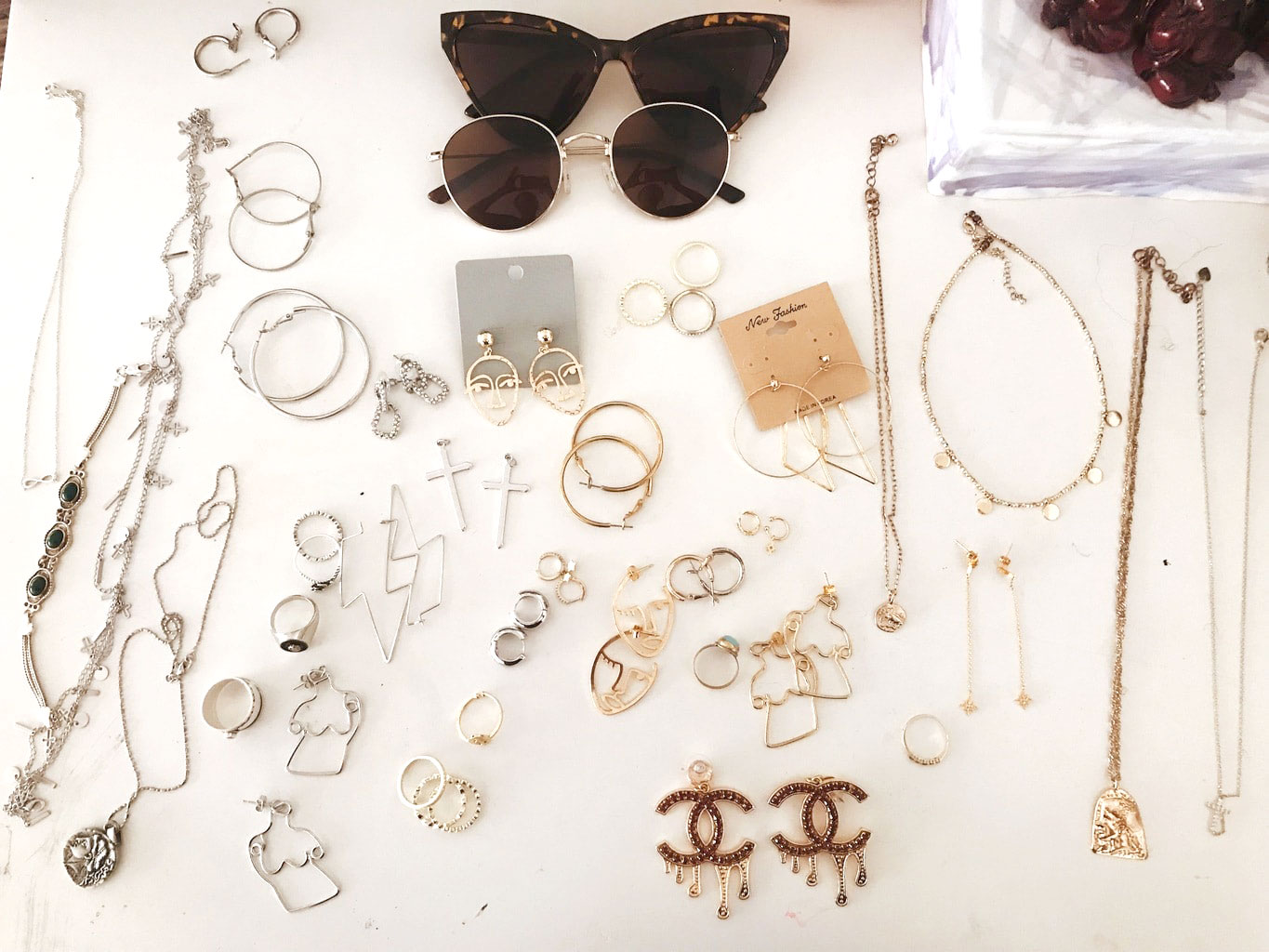 How to Over-Accessorize (The Right Way) - College Fashion