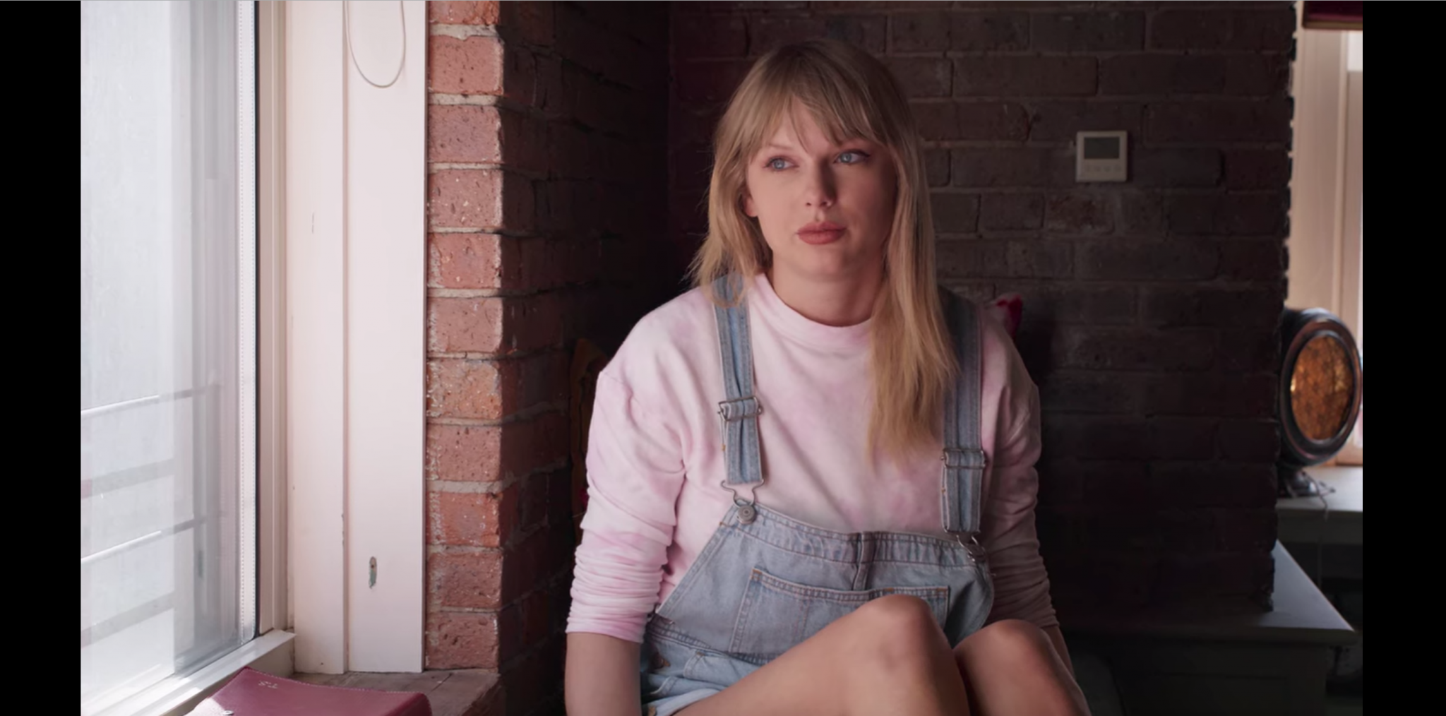 8 Outfits Inspired by Taylor Swift's 'Miss Americana' - College Fashion