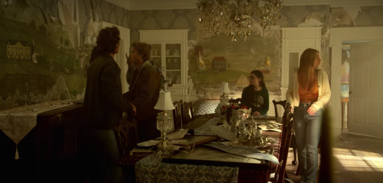 Outer Banks Costumes: How to Copy the Best Outfits of Season 2
