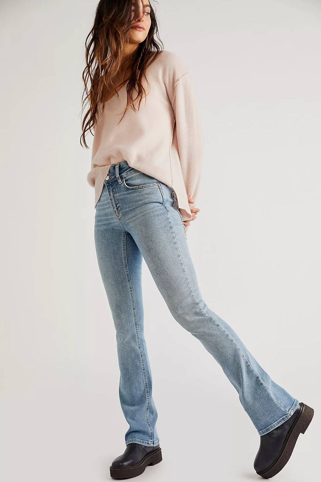 The Best Flare Jeans Outfit Ideas You'll Obsess Over