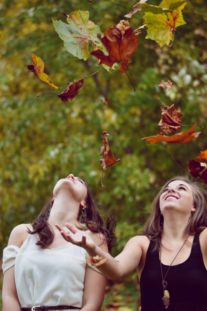 20 Fall Photoshoot Ideas You Will Love - College Fashion