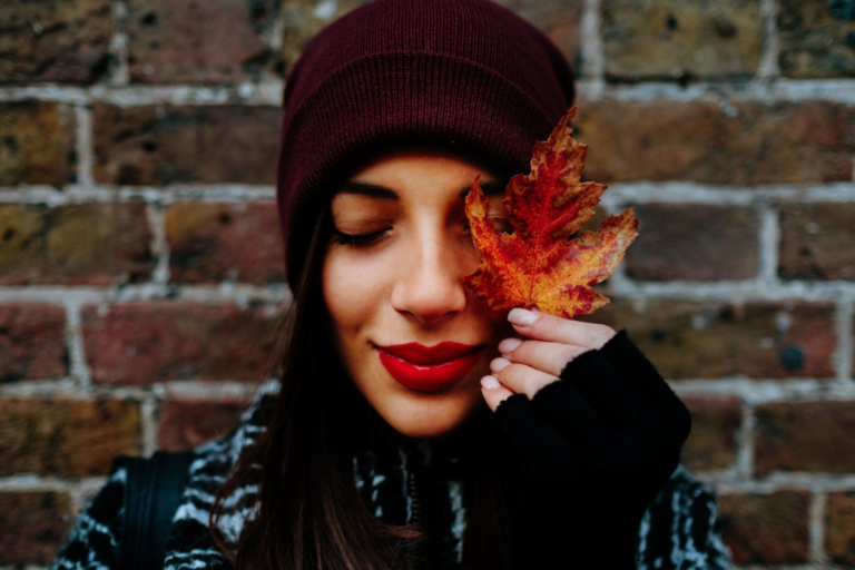 20 Fall Photoshoot Ideas You Will Love - College Fashion