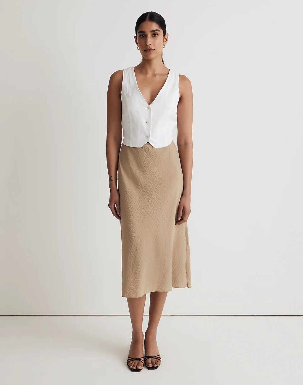 Summer Intern Outfits: Your Guide to Stylish and Professional Summer ...