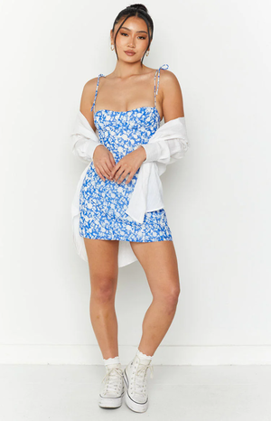 Your Ultimate Guide to the Soft Girl Aesthetic (+12 Soft Girl Outfits!)