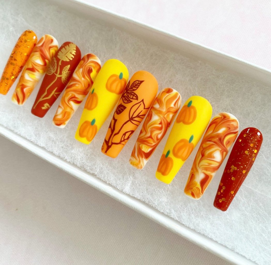 19 Pumpkin Nail Looks You'll Love This Fall - College Fashion