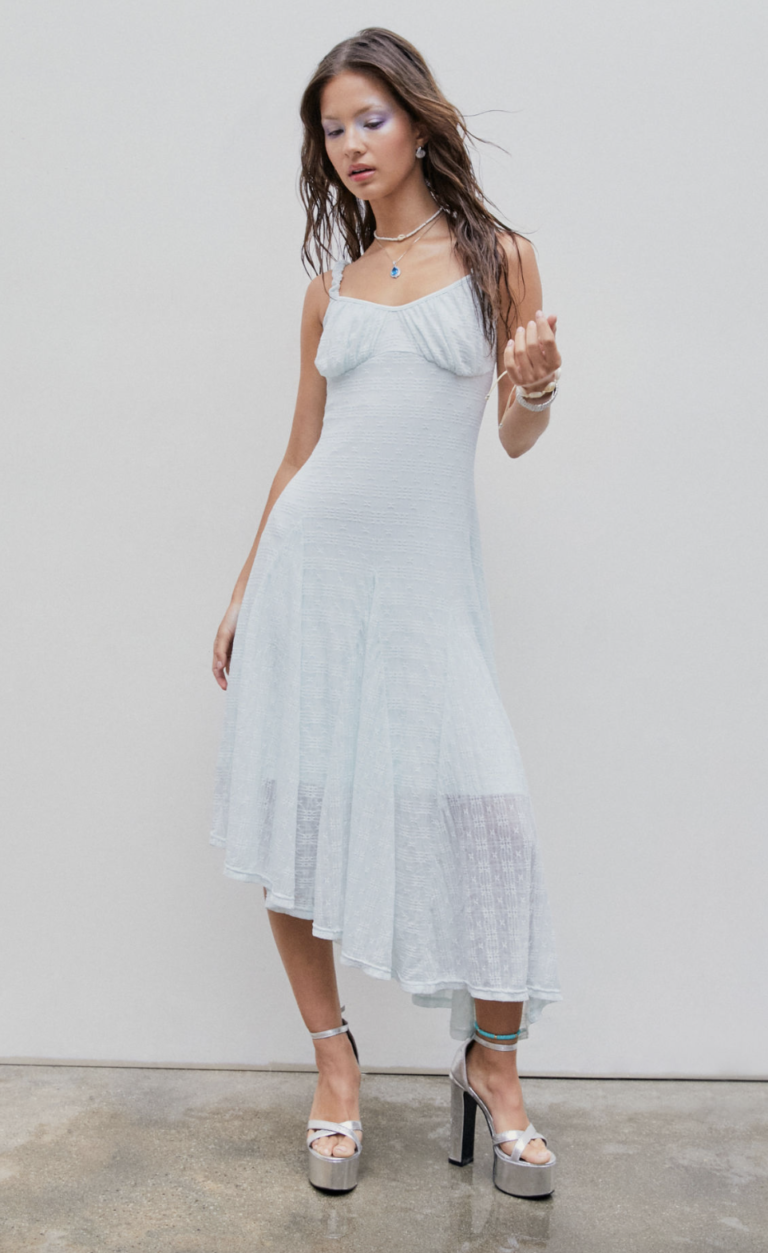 These Mermaidcore Outfits Will Give You Serious Ariel Vibes - College ...